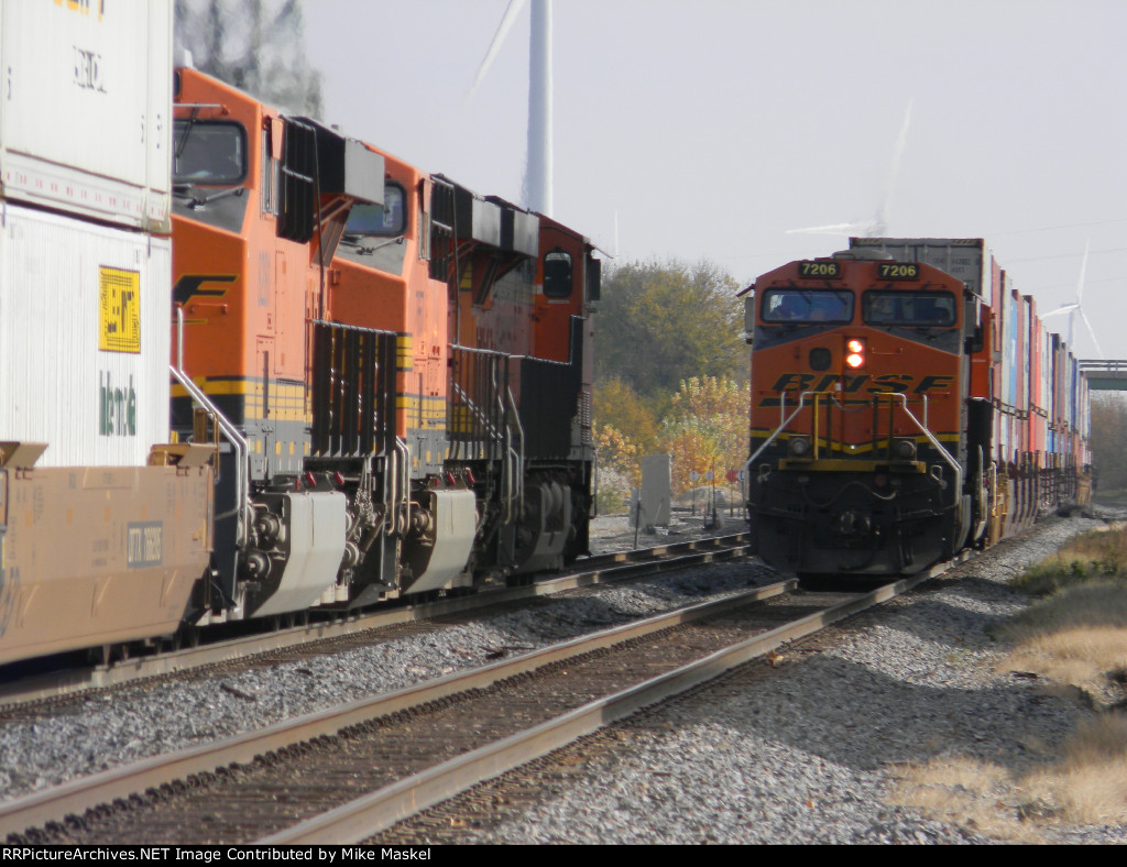 BNSF 6875